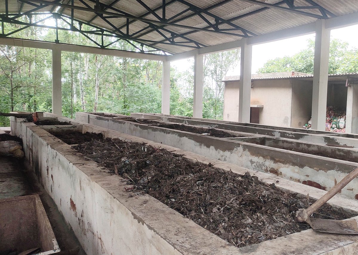 ದೊಡ್ಡಬಳ್ಳಾಪುರ: ಬೆಟ್ಟದಂತೆ ಬೆಳೆಯುತ್ತಿದೆ ಕಸದ ರಾಶಿ